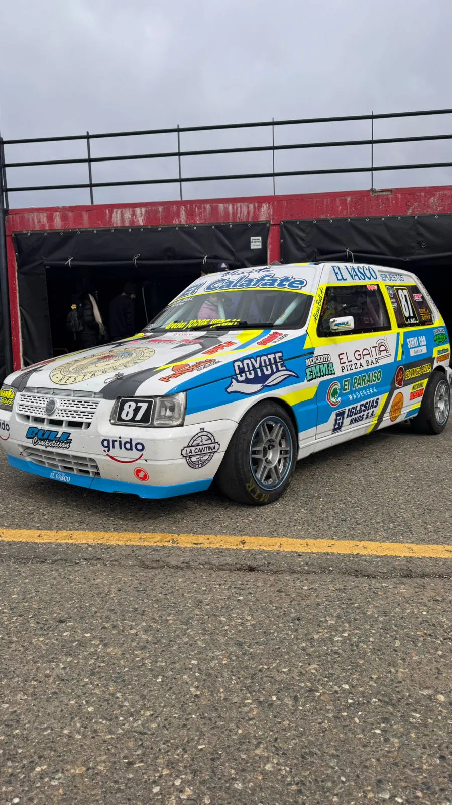 Alexis Bull en la última vuelta ganó la Fiat Uno 1600cc